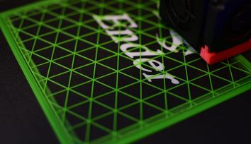 How to diagnose, and fix, PLA stringing in 3D printing