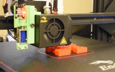 Open-Source Grinding Machine for Compression Screw Manufacturing